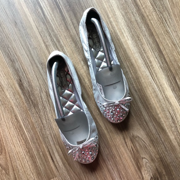 Guess | Shoes | Guess Beaded Embellished Cap Toe Ballet Metallic Flats ...